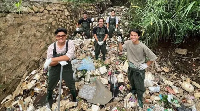 Pandawara Group: Aksi Anak Muda Bersihkan Sampah yang Viral di TikTok ...