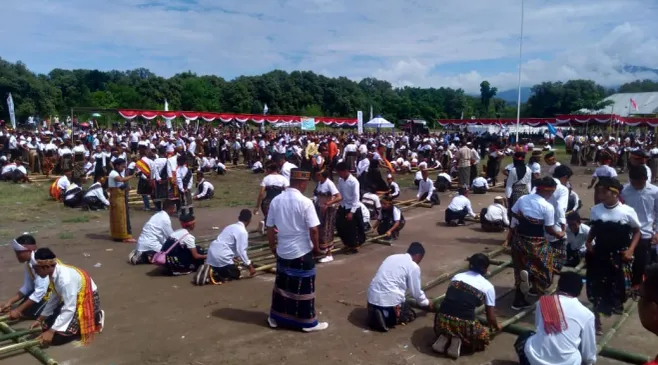 Tari Rangkuk Alu: Sejarah, Makna, dan Cara Bermainnya | Narasi TV