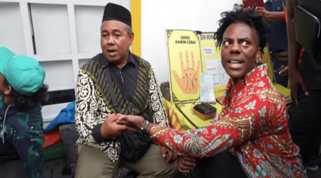 IShowSpeed Pecahkan Rekor Live Streaming di Indonesia, Pakai Batik dan ...