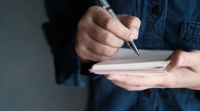 10 Contoh Majas Paradoks Beserta Penjelasan | Narasi TV